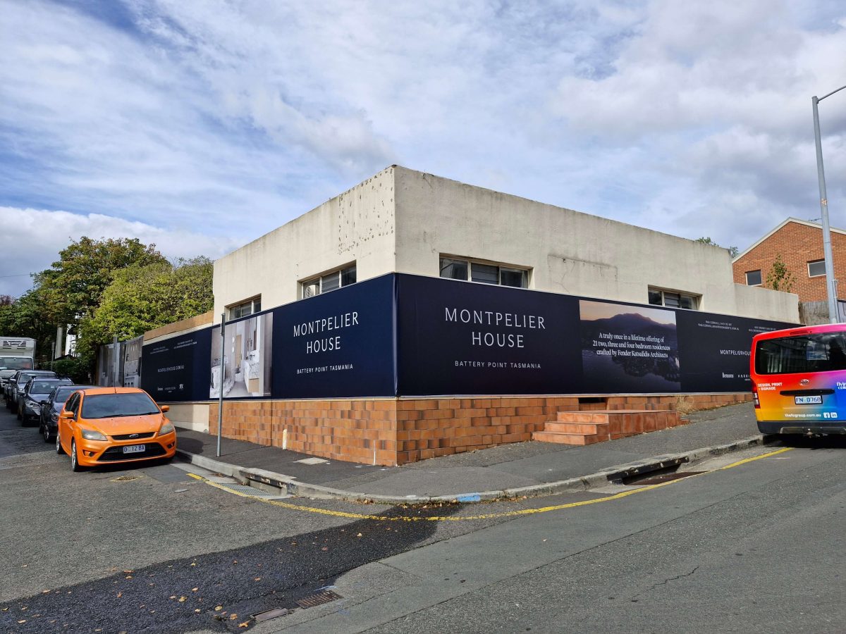 Hoarding Signage Tasmania - Flying Colours Group Tas Group
